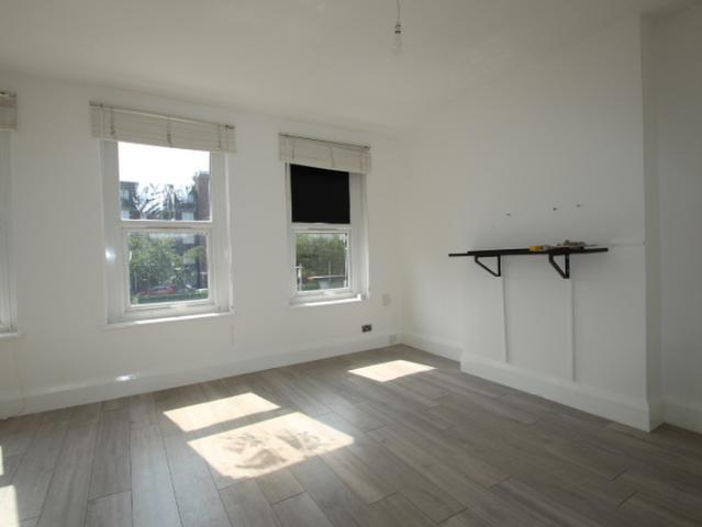 studio for rent in Bromley Road, Catford, London, SE6 2RA