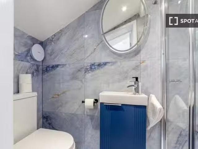 Studio for rent in Brownswood, London