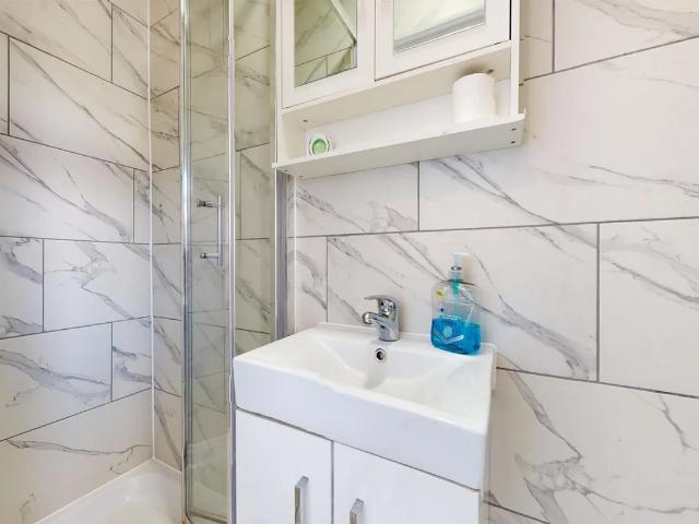 studio for rent in Dollis Hill Lane, Neasden, London