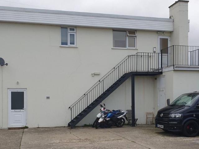 studio for rent in Didcot Road, Poole
