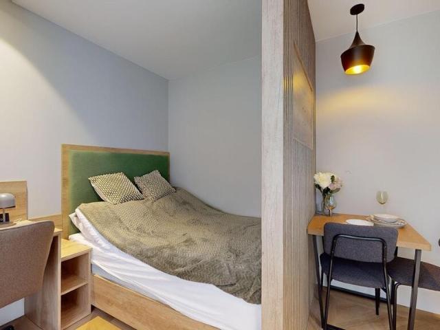 Studio to rent on Draycott Avenue, London
