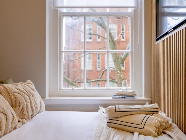 Studio to rent on Draycott Avenue, London