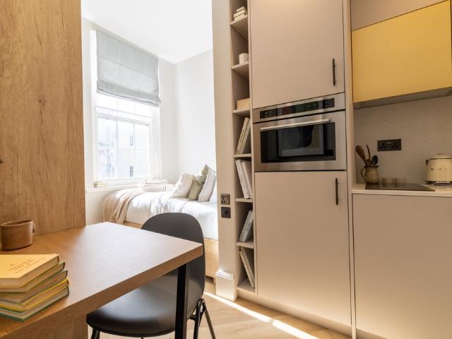 Studio to rent on Draycott Avenue, London