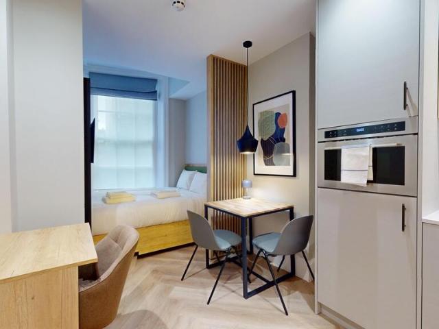 Studio to rent on Draycott Avenue, London