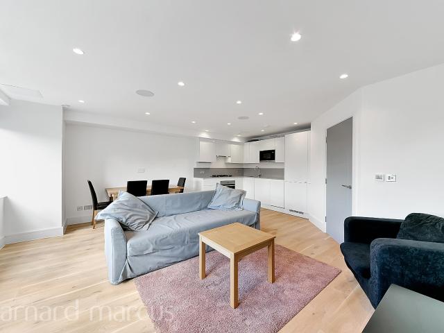 studio for rent in Ealing Green, Ealing, Ealing