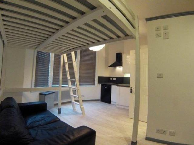 studio for rent in Egremont Place, BN2 0GA