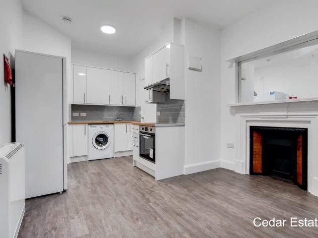 studio for rent in Fordwych Road, London, NW2 3PB