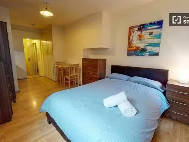 Studio for rent in Fortune Green, London