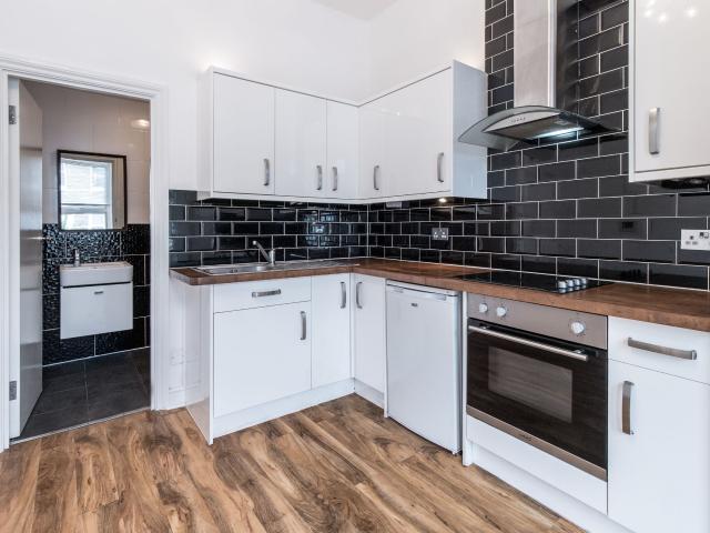 studio for rent in Flat 7 Saltram Crescent 109 Saltram Crescent Maida Vale London