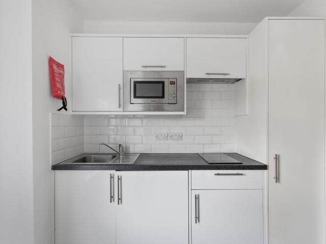 studio for rent in Flat 8 51 Talgarth Road West Kensington London