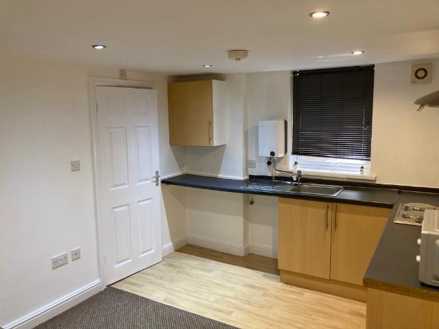 studio for rent in Flat 8, 5 7 High Street Louis Taylor