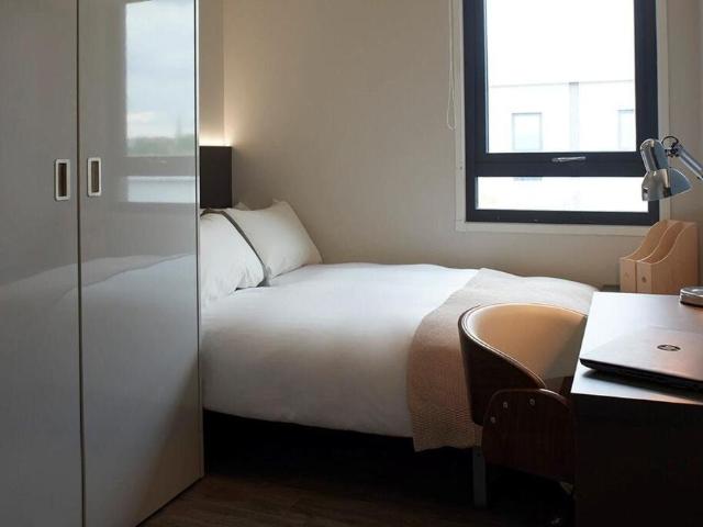 Studio to rent on Holloway Road, London
