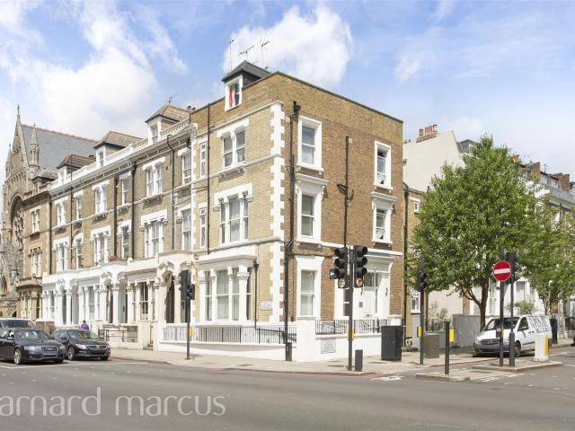studio for rent in Holland Road
