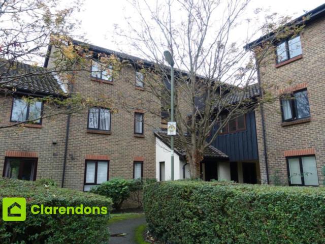 studio for rent in Horley, Surrey, RH6