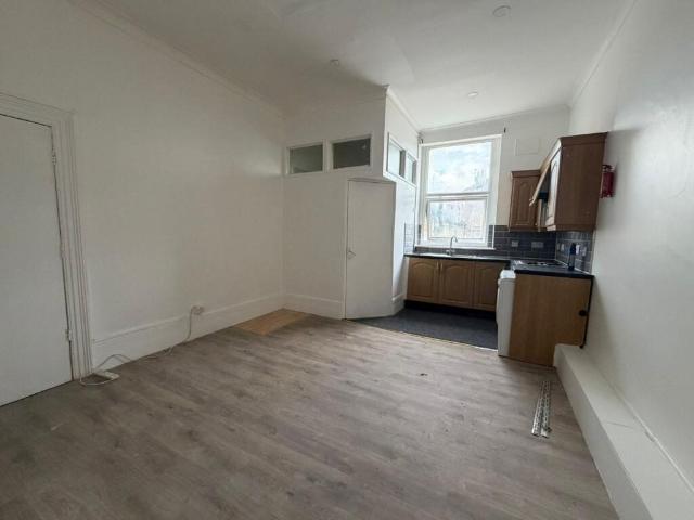 studio for rent in Horn Lane, W3 6PL