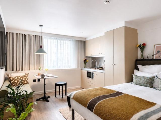 Studio to rent on Hackney Road, London