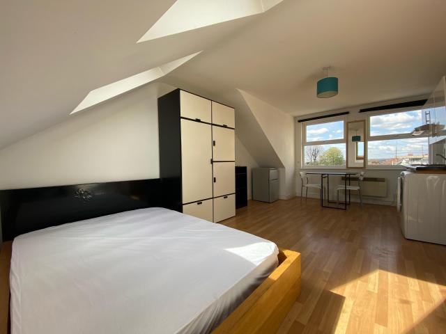studio for rent in High Road, London, London