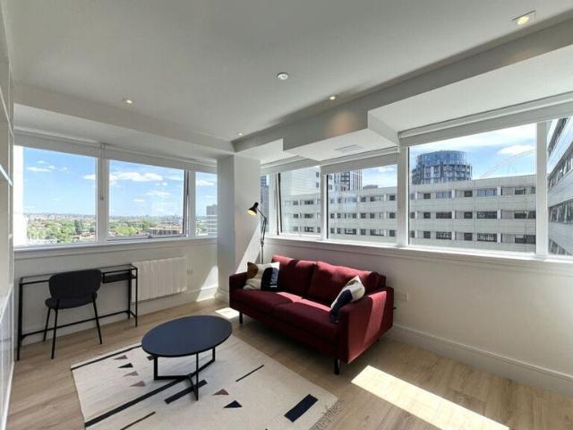 Studio to rent on Olympic Way, London