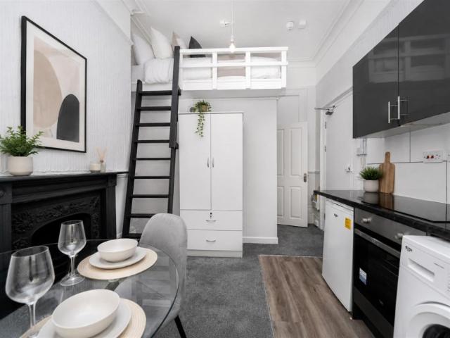 studio for rent in Oriental Place, Flat 4, Brighton