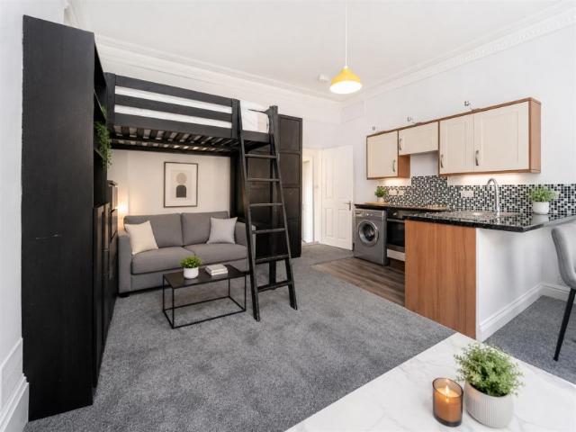 studio for rent in Oriental Place, Flat 6, Brighton