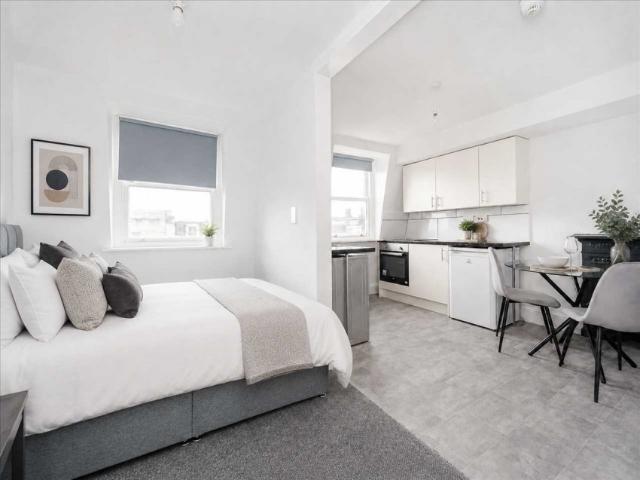 studio for rent in Oriental Place, Flat 13, Brighton