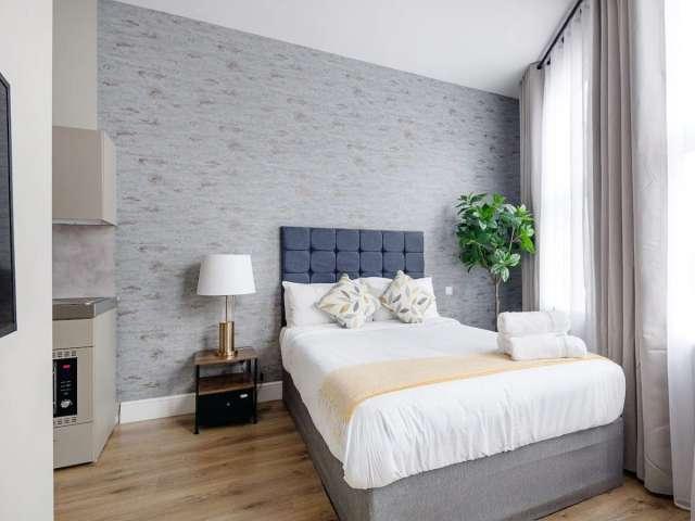 Studio for rent in London, all bills included