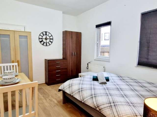 Studio for rent in London, bills included