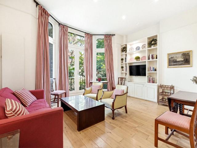 studio for rent in London SW10 9QB Elm Park Gardens