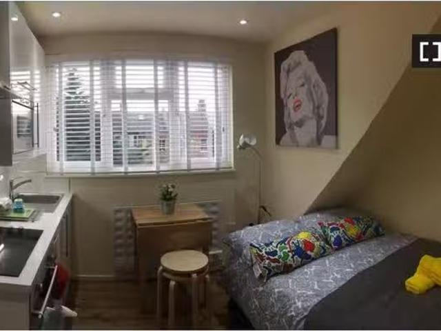 Studio for rent in London