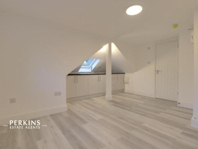studio for rent in Lilliput Avenue, UB5 5PZ
