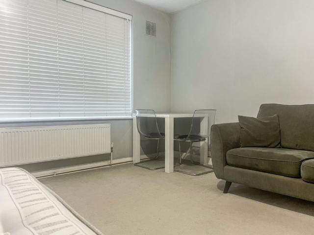 studio for rent in Lintaine Close, Hammersmith and Fulham, W6
