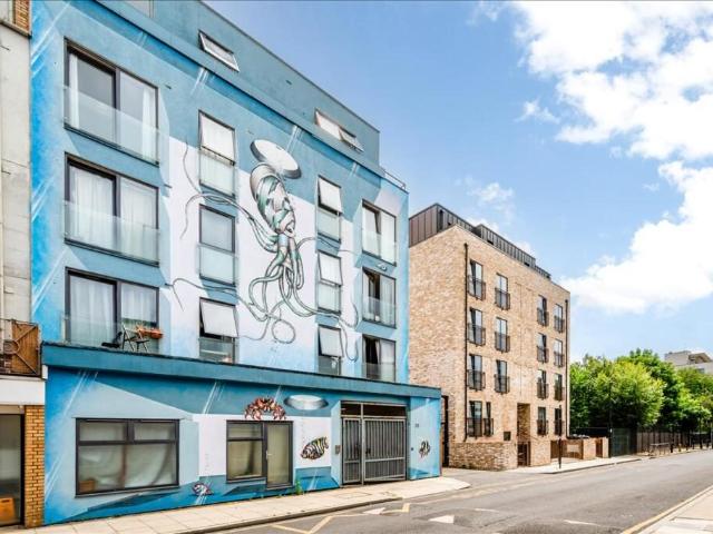 studio for rent in Mowlem Street, E2 9HE