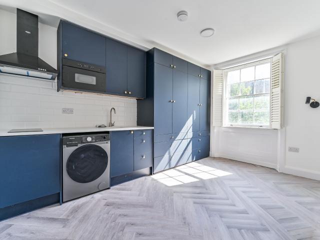 Studio for Rent in Mornington Crescent, NW1 | Foxtons