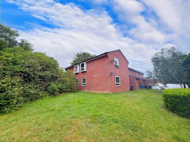studio for rent in Mapperton Close, BH17 8AF