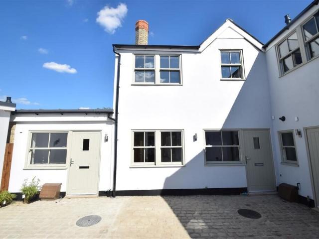 studio for rent in Nascot Street, WD17 4RB