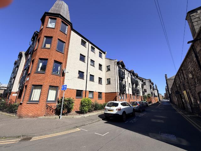 studio for rent in New Bells Court, Edinburgh, EH6