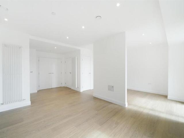studio for rent in Seagull Lane, E16 1EY