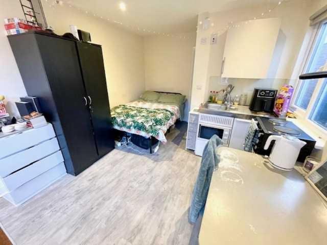 studio for rent in Selmeston Place, Brighton