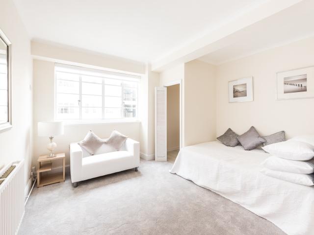 Studio for Rent in Sloane Avenue | Foxtons