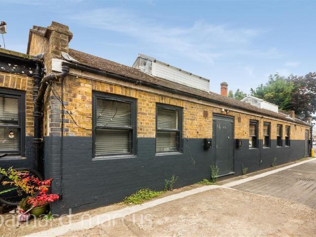 studio for rent in Spencer Road, East molesey, East molesey