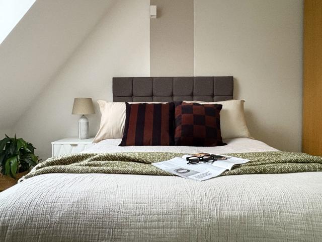 Studio to rent on Staines Road, London