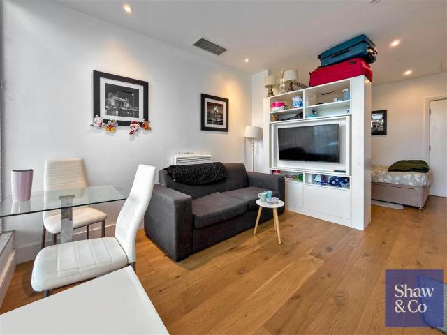 studio for rent in Staines Road, TW3 3FY