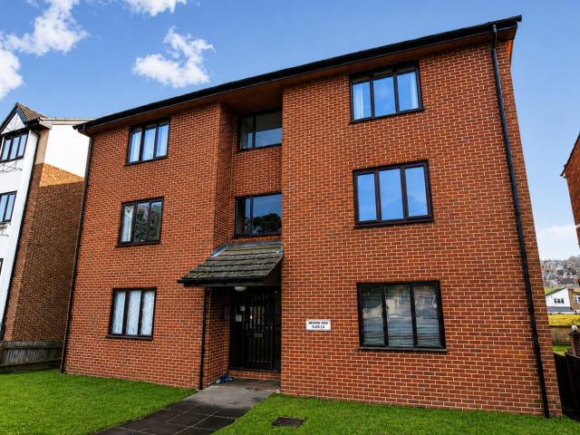 studio for rent in Station Road, Redhill, Surrey, RH1