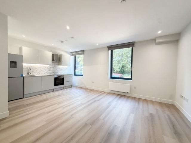 studio for rent in Streamside House, Cowley Business Park, UB8