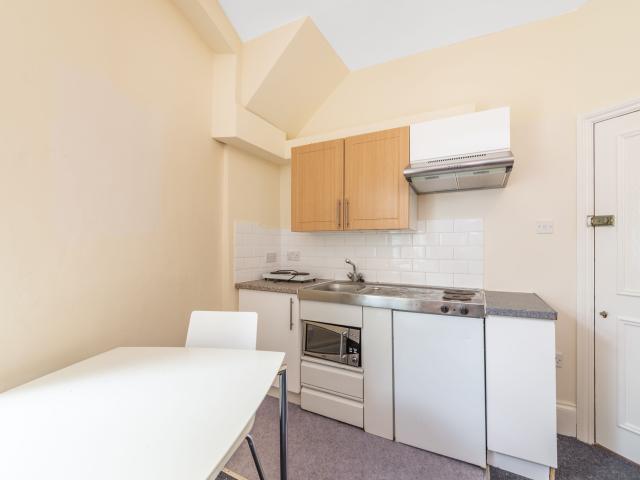 Studio for Rent in Sumatra Road | Foxtons