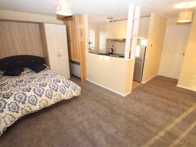 studio for rent in Pomander Crescent, Walnut Tree, Milton Keynes, MK7