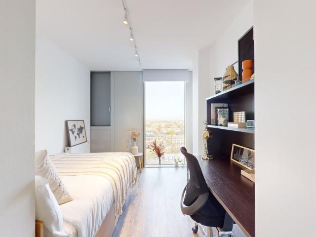 Studio to rent on Pentonville Road, London