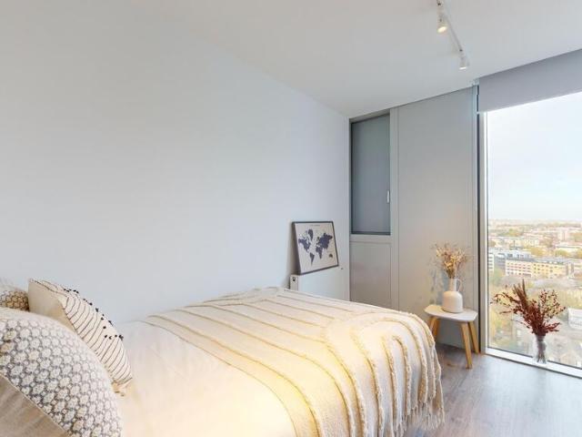 Studio to rent on Pentonville Road, London