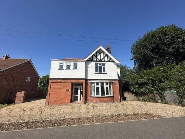 studio for rent in Property, CO7 0JD
