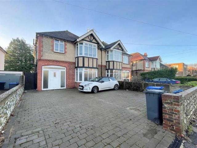 studio for rent in Property, BN11 5DX